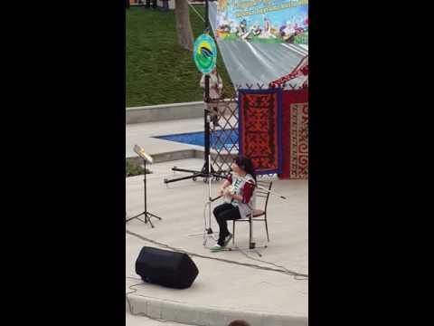 Kazak kızı