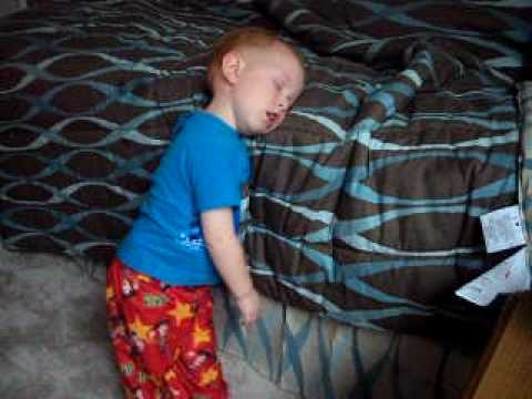Baby sleeping while standing up. - YouTube