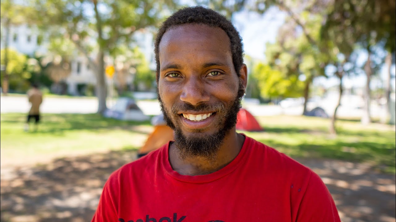 Homeless Man Poses As a Celebrity to Take Over a Luxury Hotel to Get ...