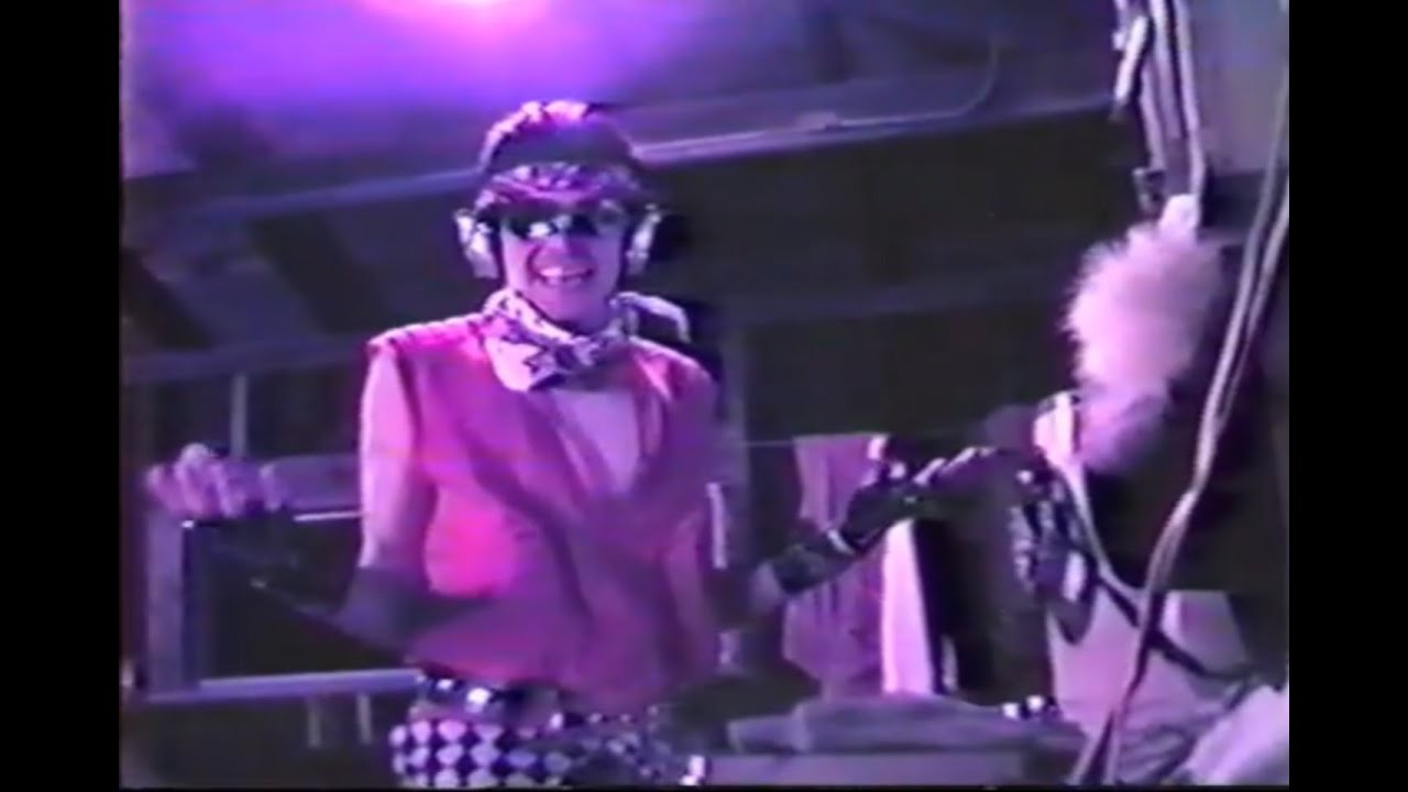 Teik Arô (アロ) - Tried by the Aliens - YouTube