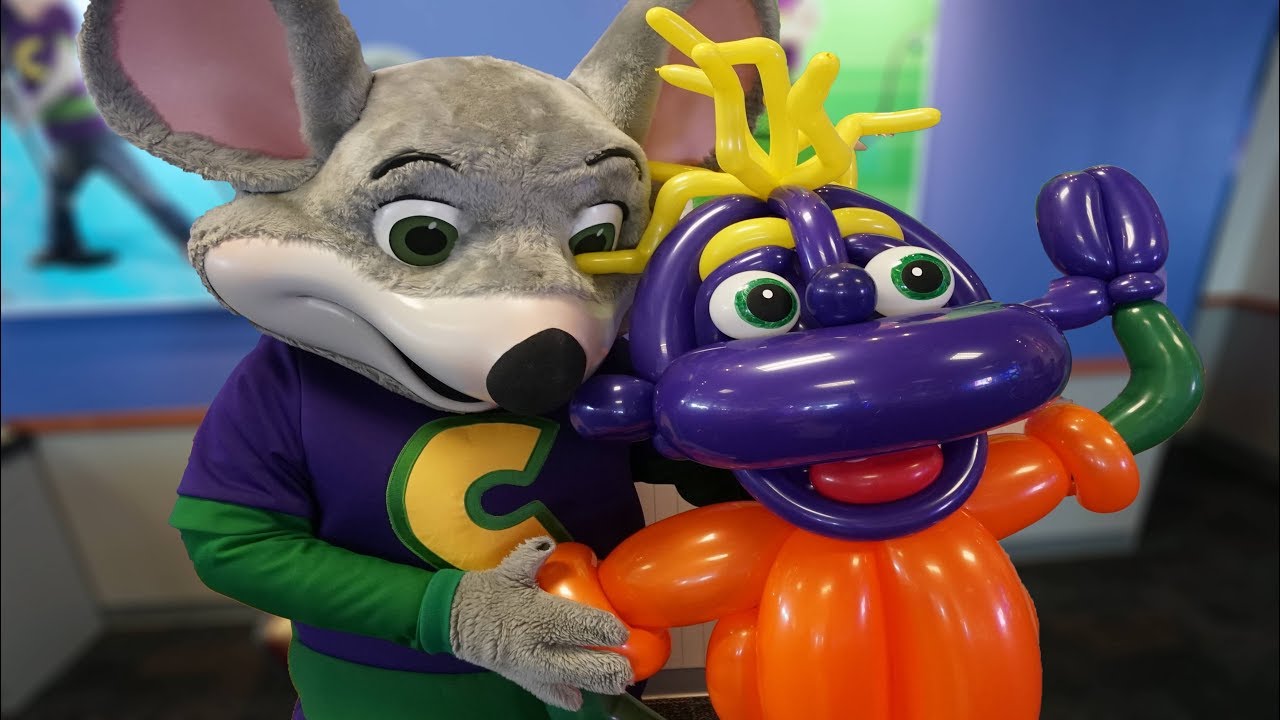 Chuck E Cheese Meets Mr Munch Balloon - YouTube