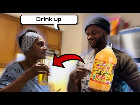 APPLE CIDAR VINEGAR PRANK I SWITCHED MY MOM APPLE-JUICE (HILARIOUS ...