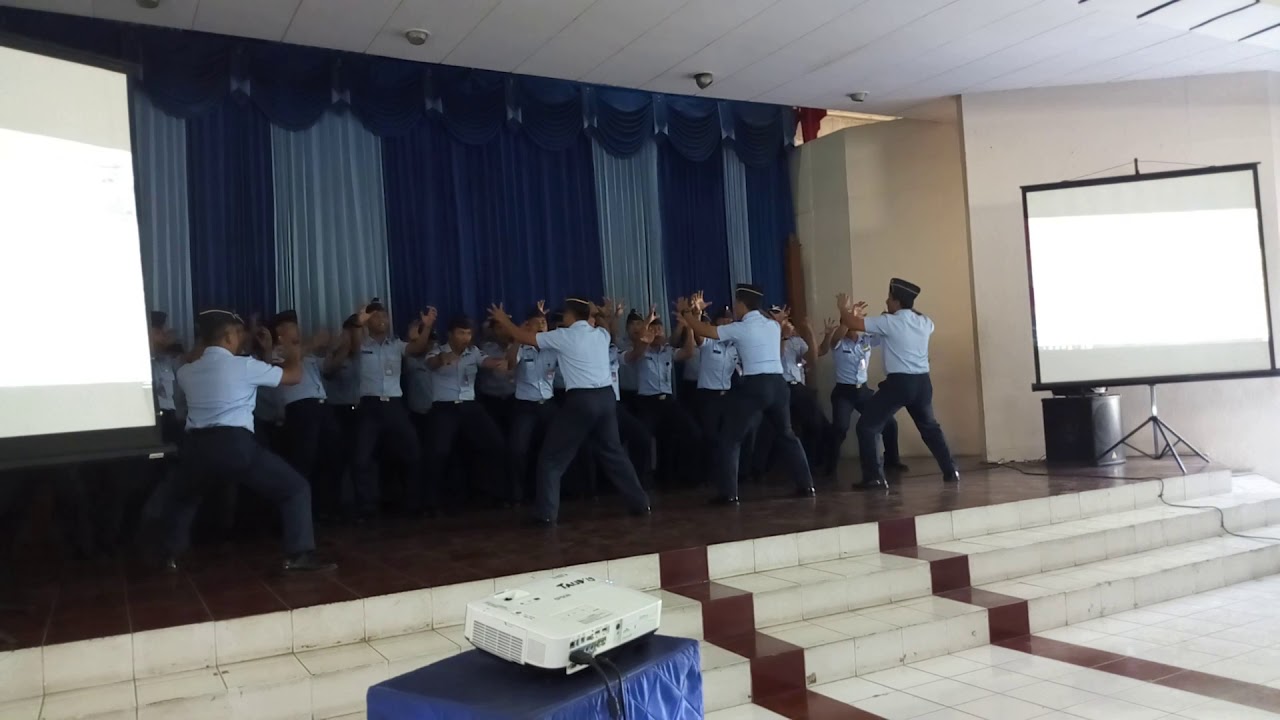 Yel yel Sathar 13 Depohar 10 TNI AU - YouTube