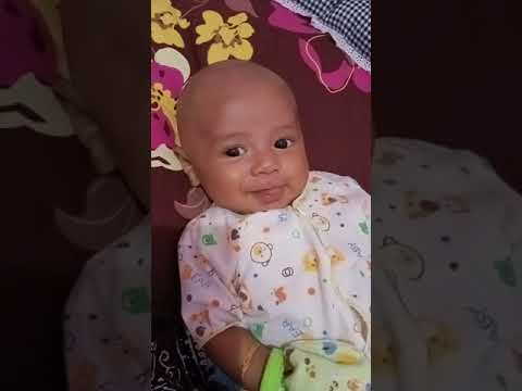 Rutinitas Azka kalo malem, ngajak emak bapaknya begadang