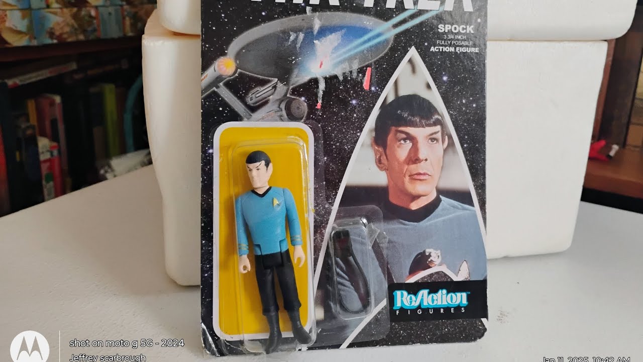 unboxing star trek spock Reaction figure - YouTube