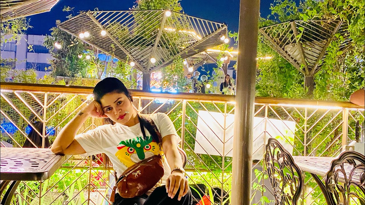 Rave Restaurant Review vlog - YouTube