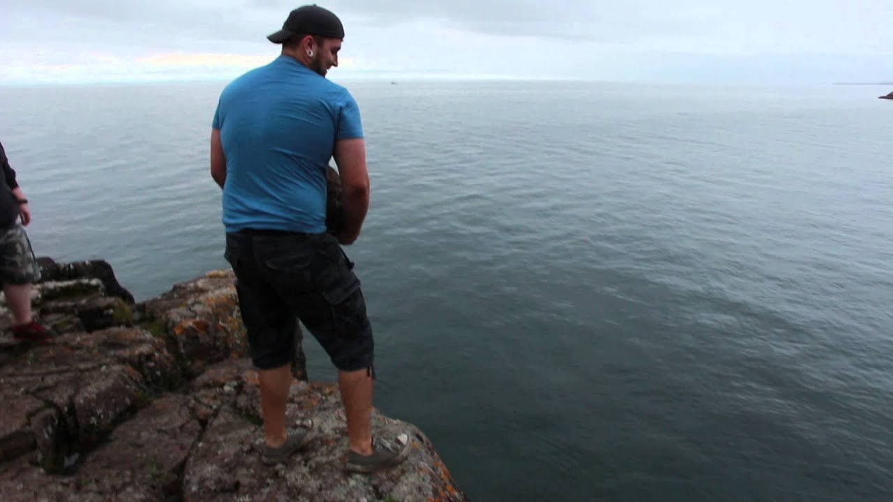 Hulk Throw Rock - YouTube