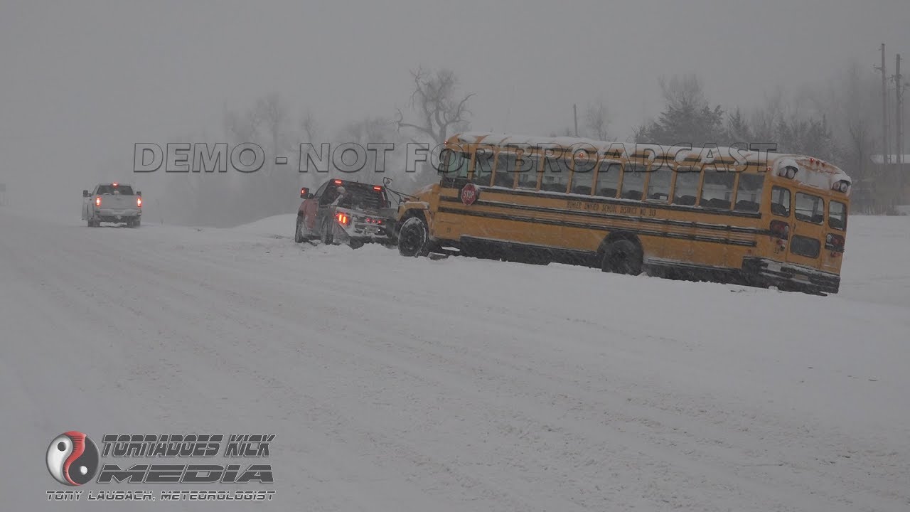 School Bus Gets Stuck During Intense Snow - 2/19/2019 Hutchinson, KS ...