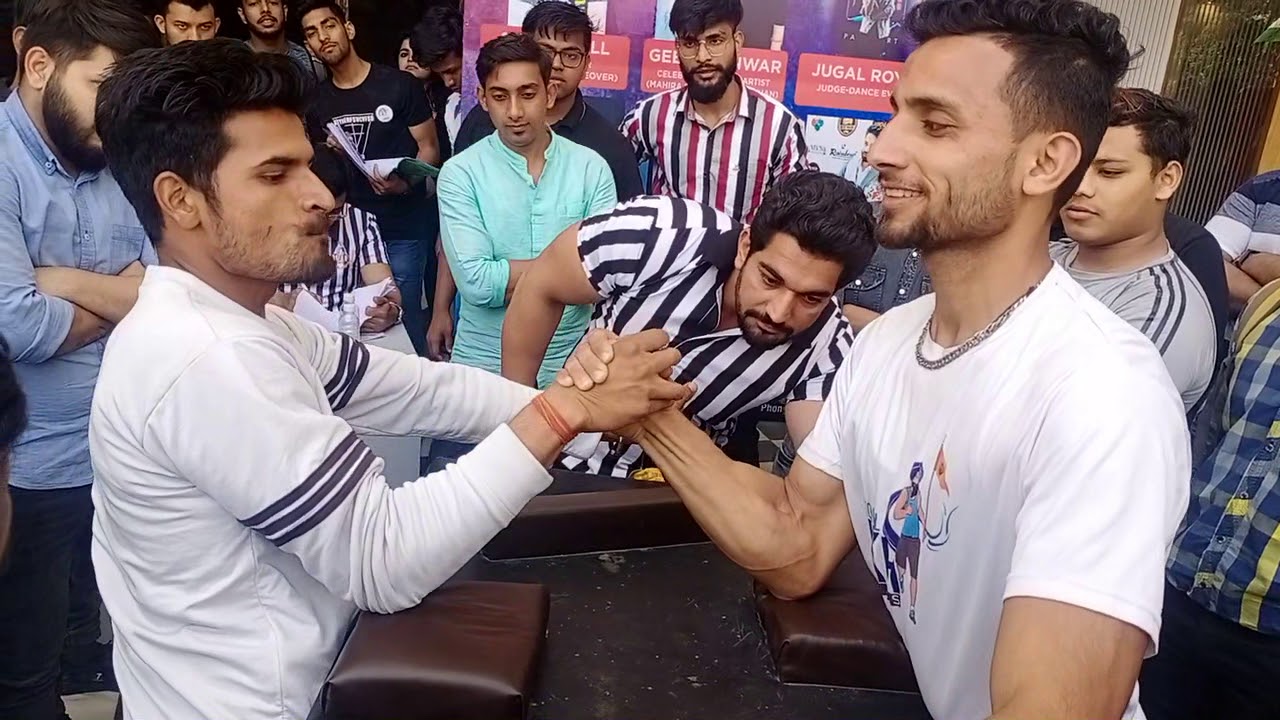 Best Arm wrestling fight 😎😎 - YouTube