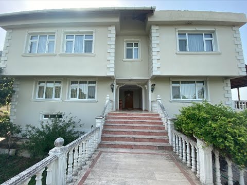 Catalca Kaleiçi Satılık 6+1 Çiftlik Evi