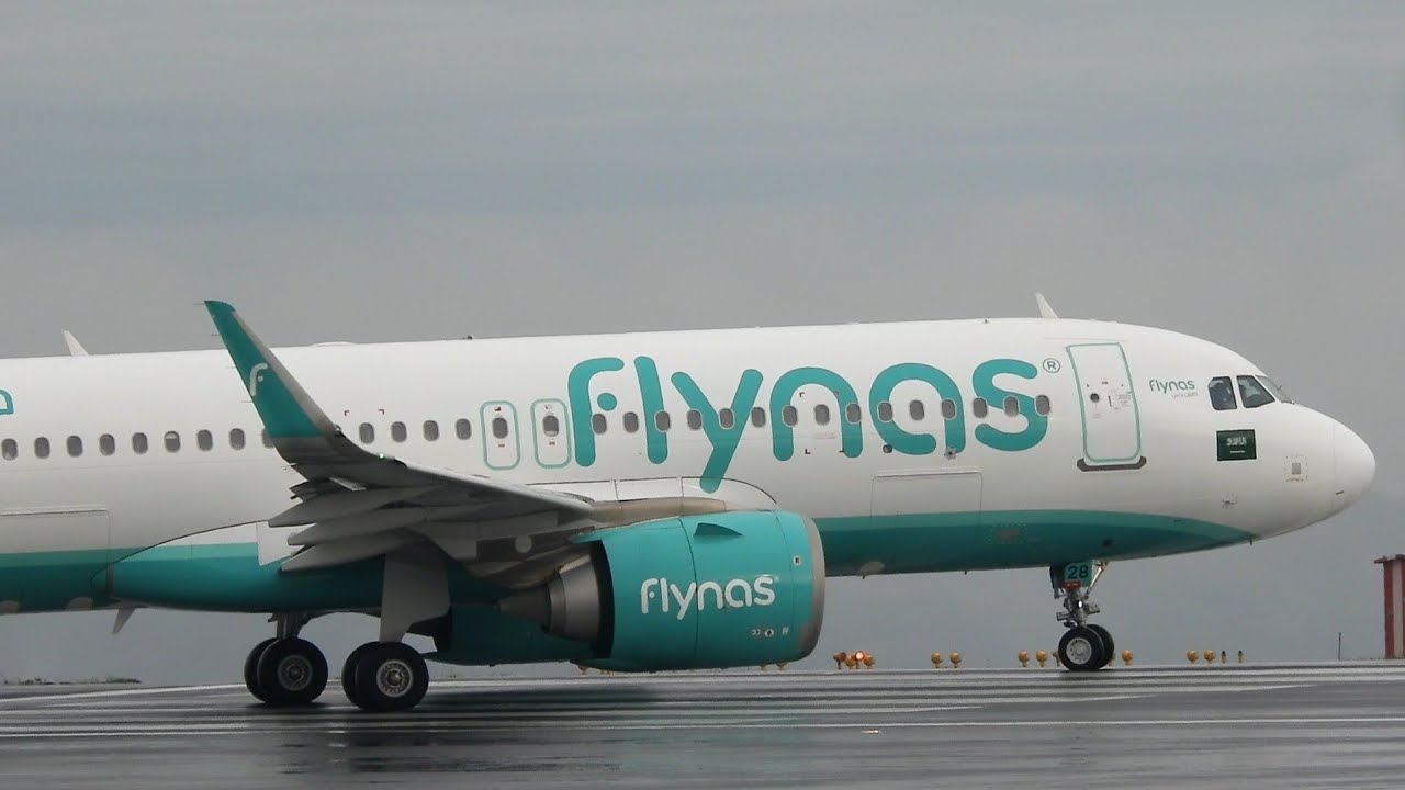flynas a beautiful take-off from Calicut international airport - YouTube