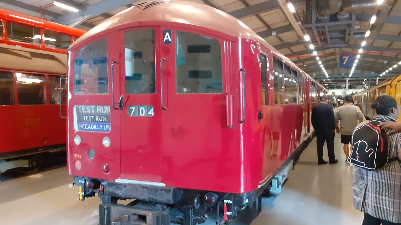 Preserved - London Underground - 1938 Stock - (Little Red Train) - Back ...