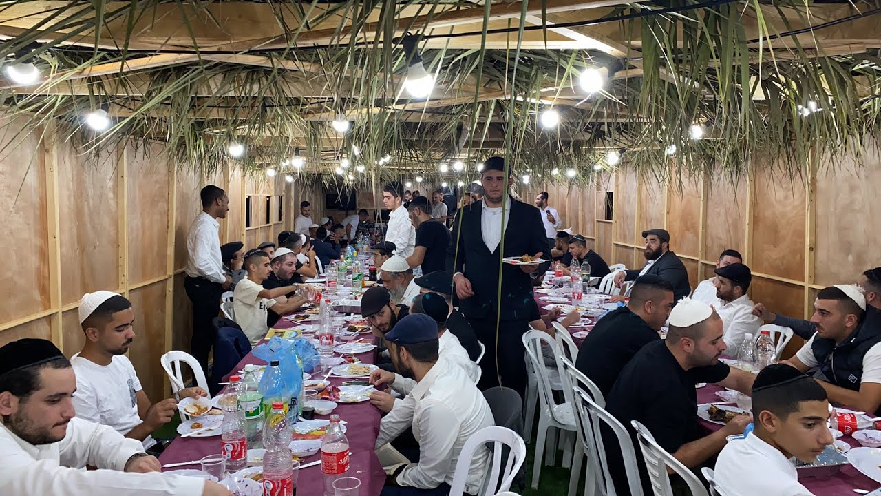 הילולא לאור האורות רבנו נחמן מברסלב פה בסוכת כבוד הרב ממש אומן פה Youtube
