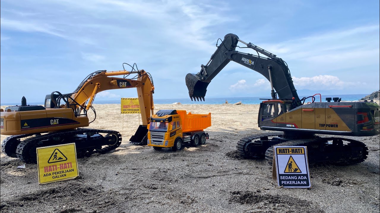 Huina 1592 and WL 16800 RC Excavators Working in New Mine ...