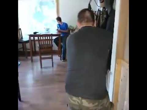 Babalar ve Bebekler evde yalnız kalırsa