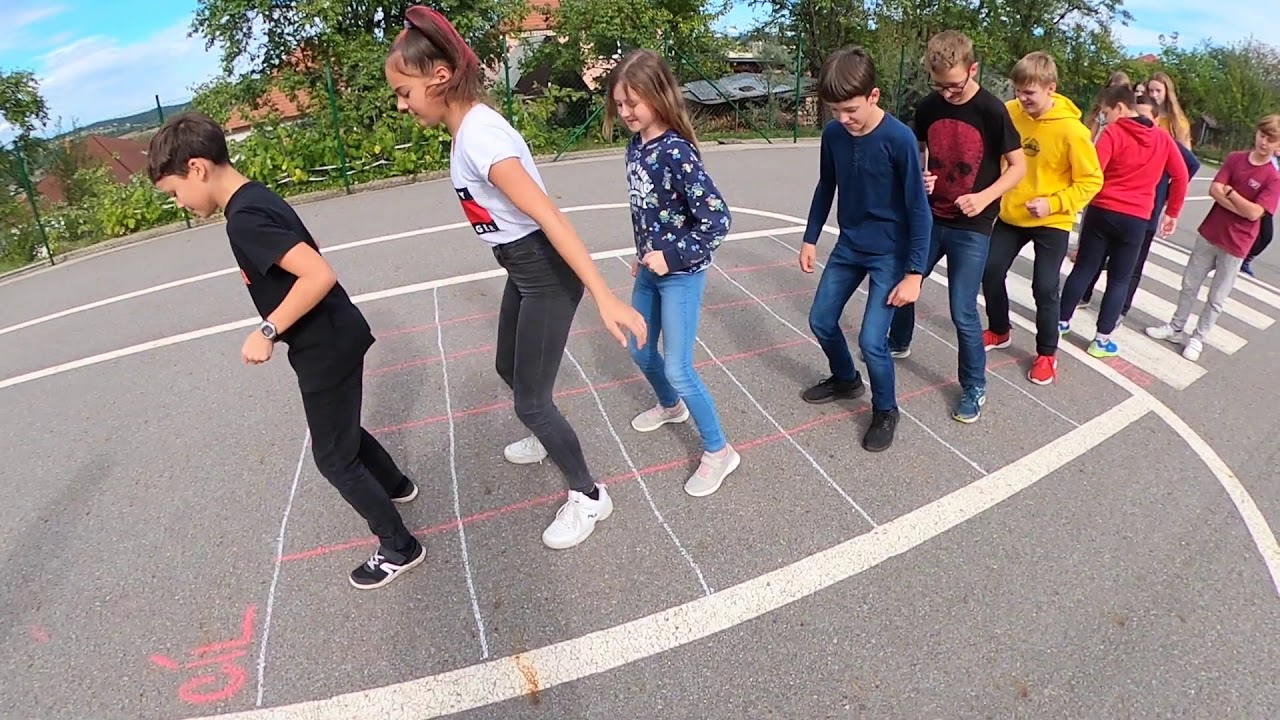 Minue, Minue - YouTube