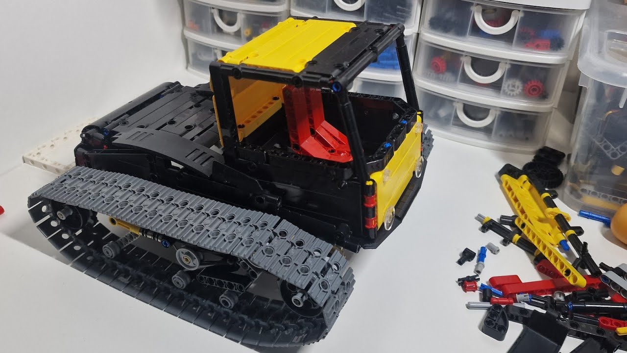 Lego technic tracked vehicle. - YouTube