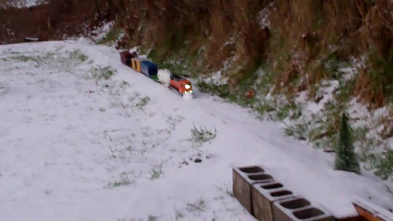 G Scale Trains (BNSF SD70MAC Plowing the Snow) - YouTube