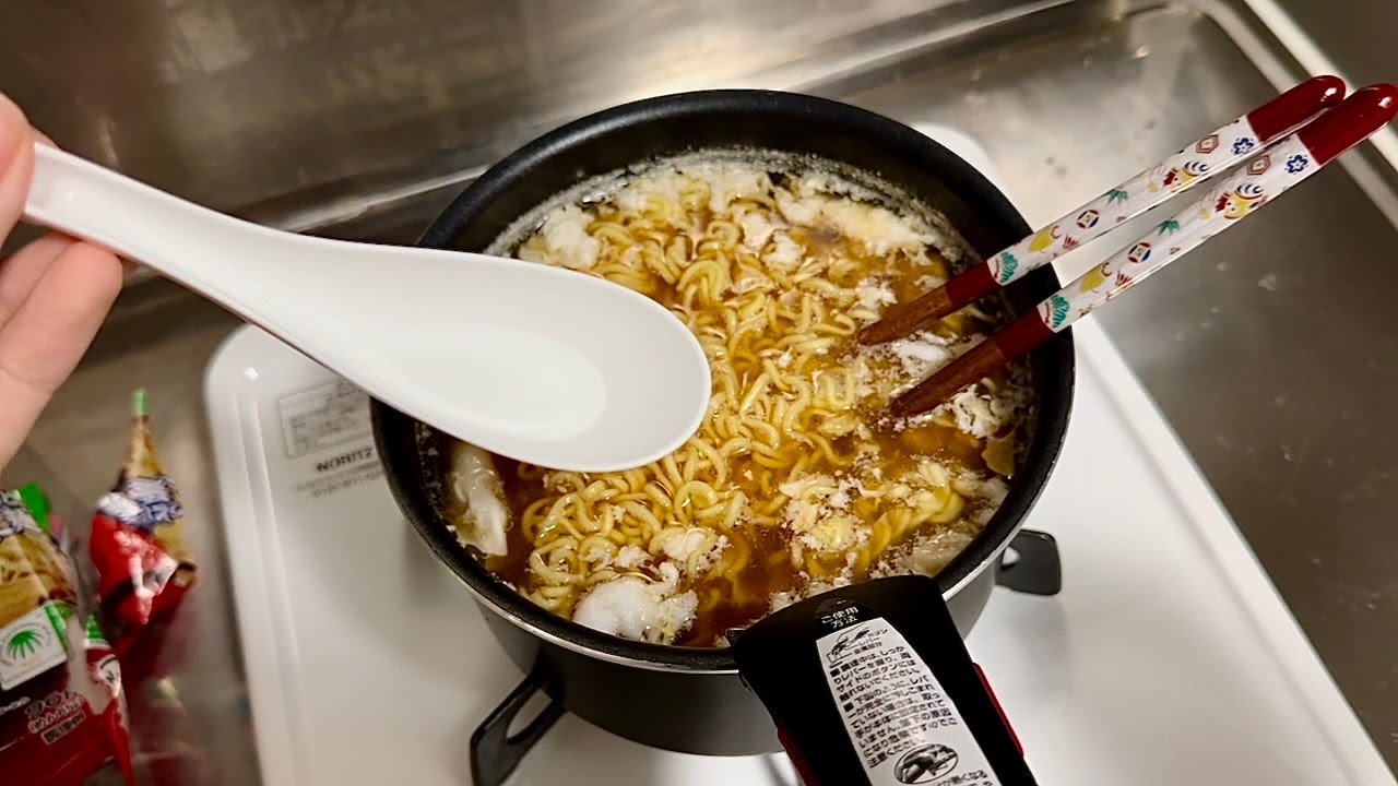 Real instant ramen made at home by a single Japanese man - YouTube