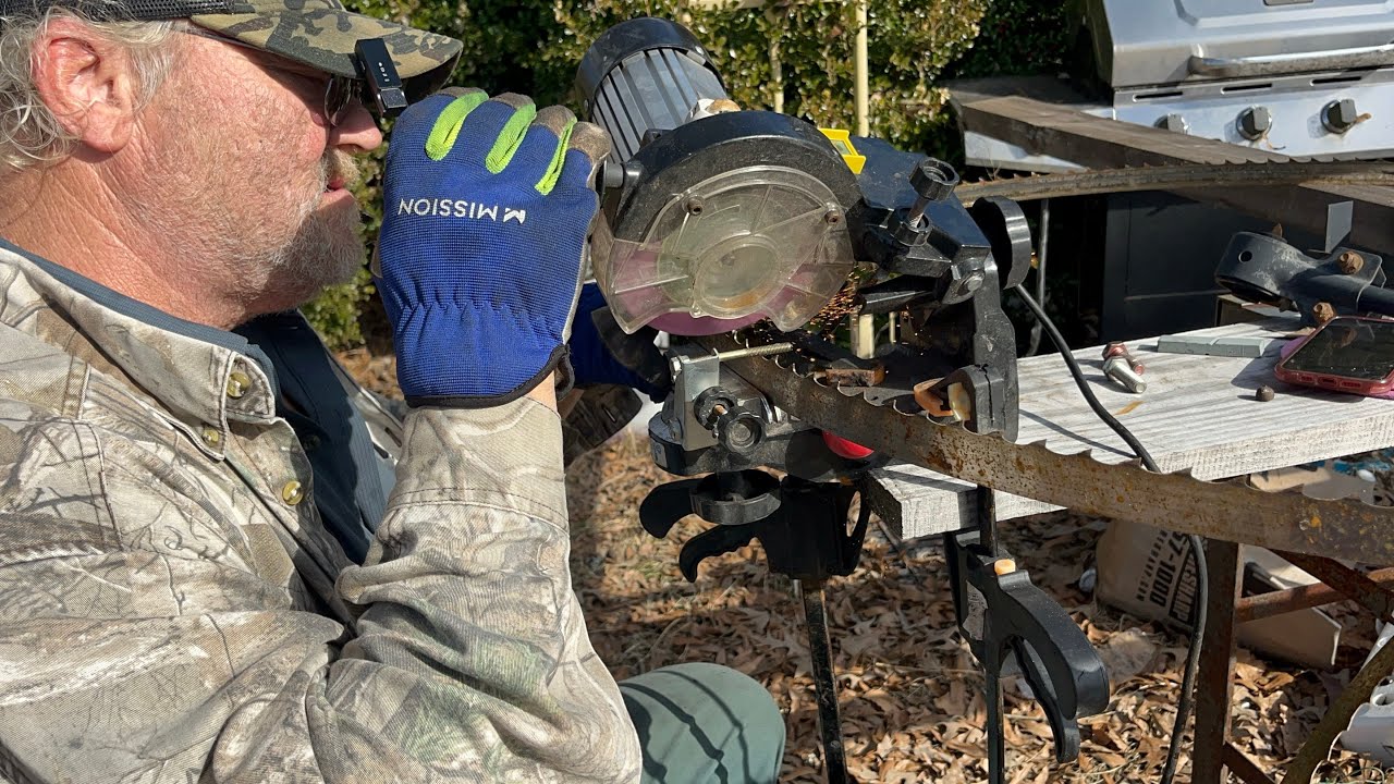 Sharpening Bandsaw Blades with $85 Chainsaw Sharpener - YouTube