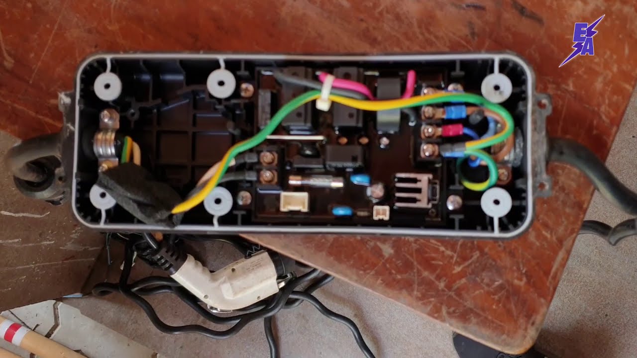 EVSE repair Nissan Leaf - YouTube