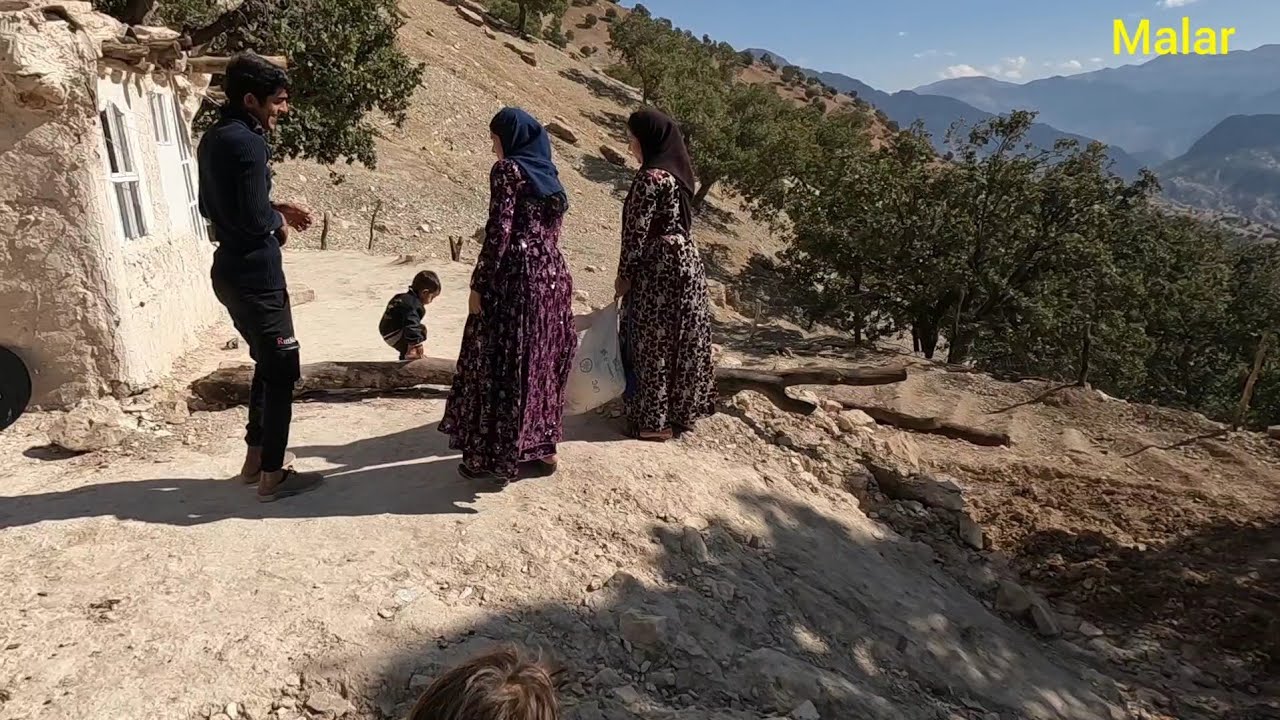 Maryam's life in the mountains with her two children and her cousin and ...