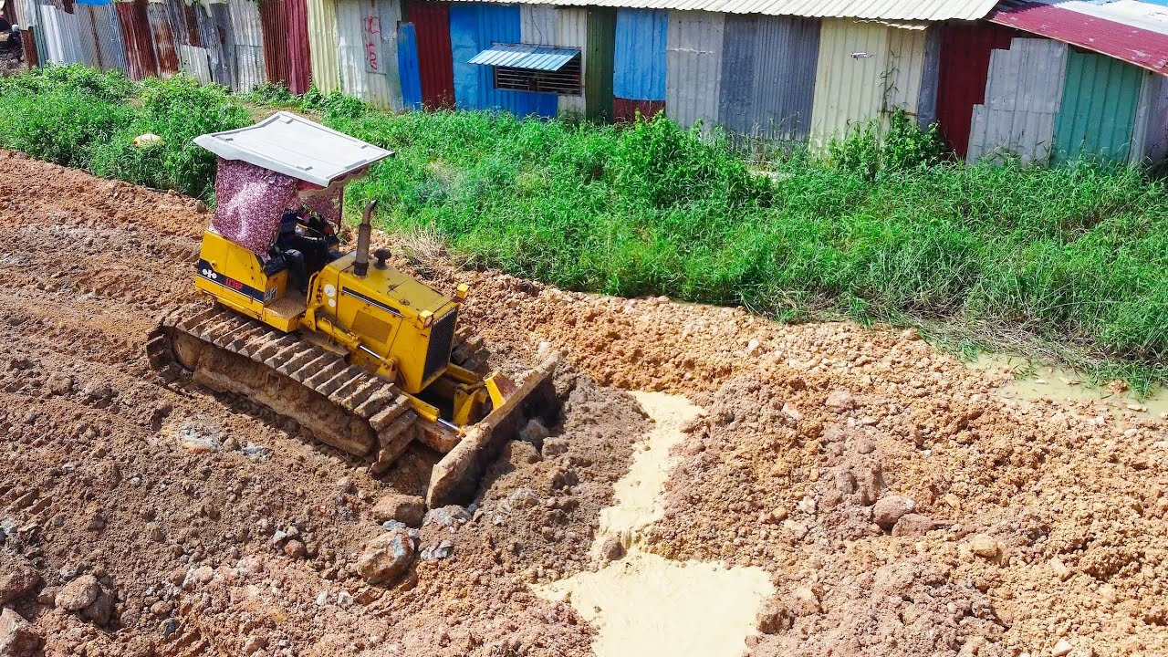 Fantastic showing Land fill up Processing 5Ton Dump TRUCK with mini ...