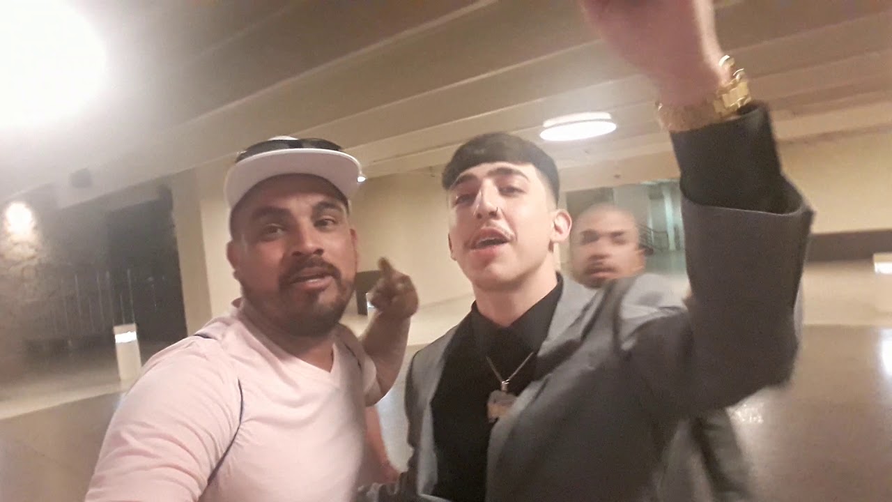 Aquí con el vocalista de 3er elemento - YouTube