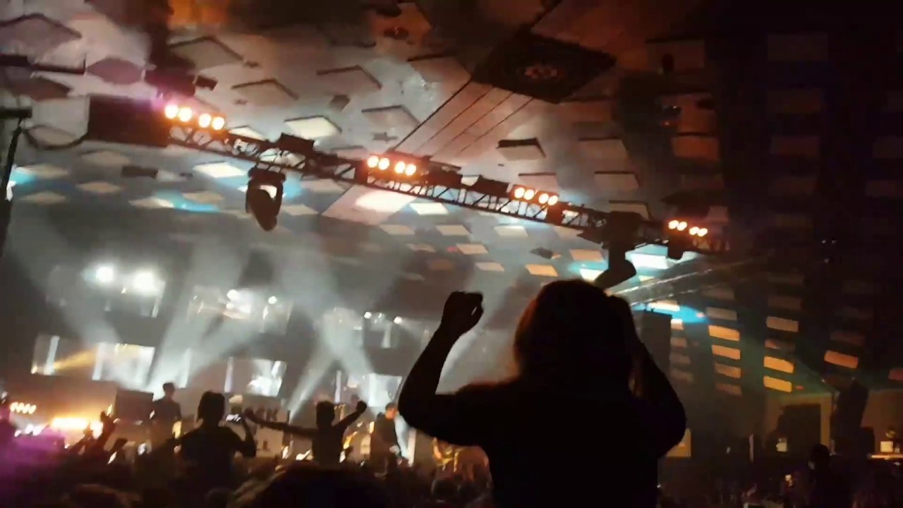 Liam Gallagher - Slide Away (Oasis cover) - Live at The Barrowlands ...