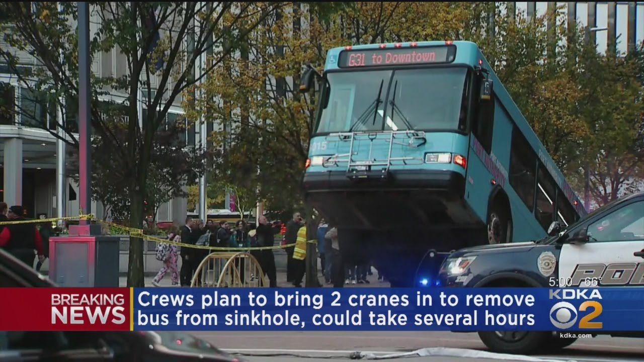 Bus Swallowed Up By Massive Sinkhole In Downtown Pittsburgh - YouTube