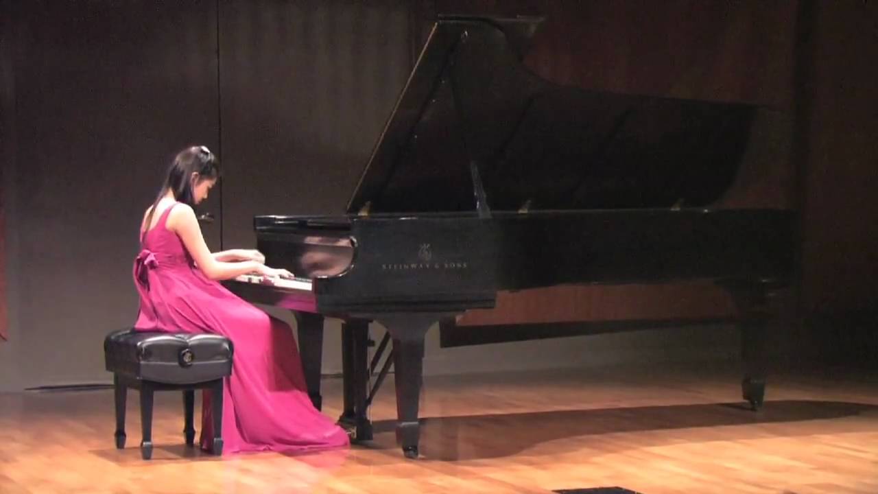 "Sonata in E-flat Major, Hob. XVI:52" - Stephanie Tang, piano - YouTube