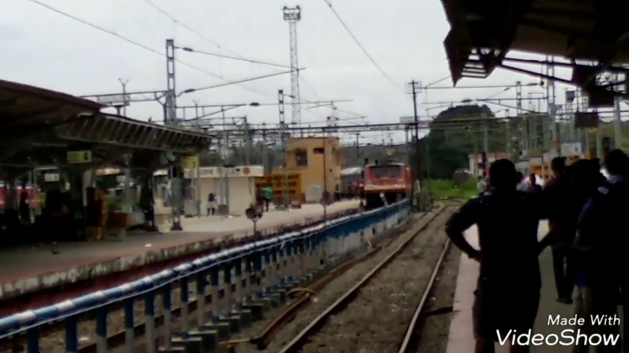 NZM-ERS Mangala express entering Ernakulam Junction and ERS-NZM Mangala ...