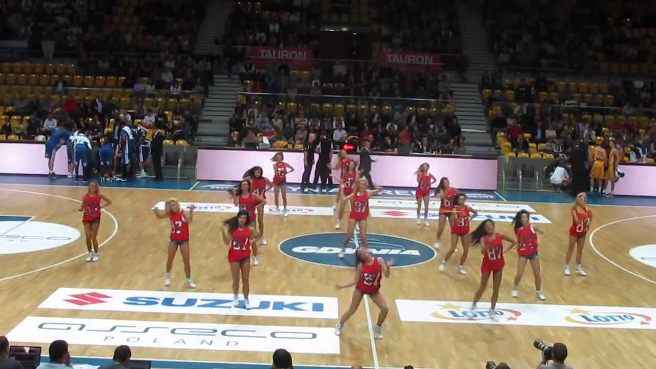 Cheerleaders Gdynia na meczu Asseco Gdynia - AZS Koszalin - YouTube