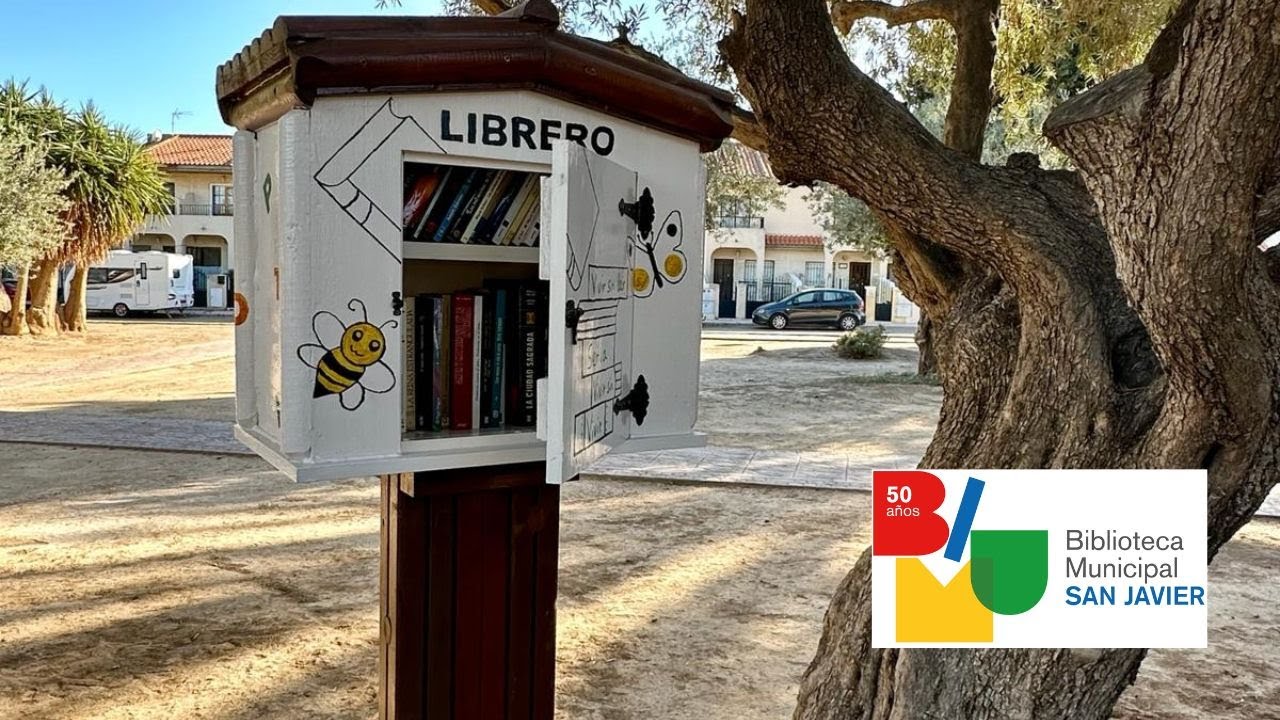 Nuevo LIBRERO en el Parque bibliotecaria Pilar Antolinos - YouTube