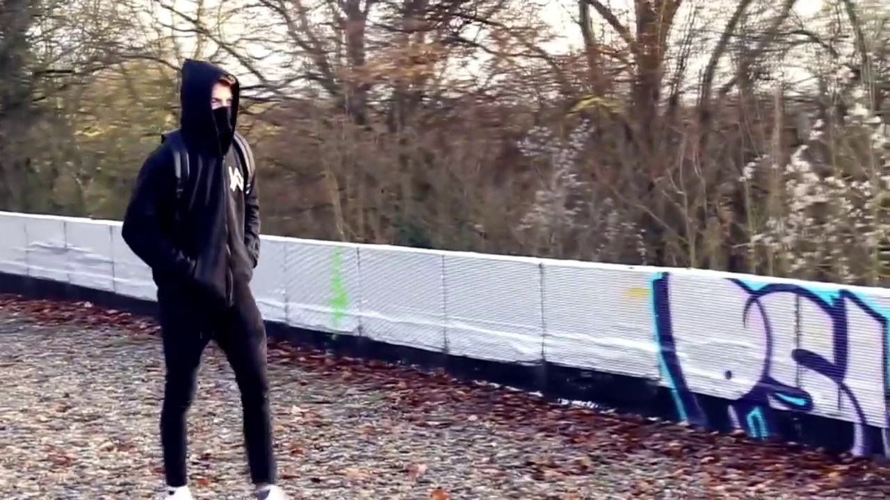 Alan Walker-Apologize Official Music - YouTube