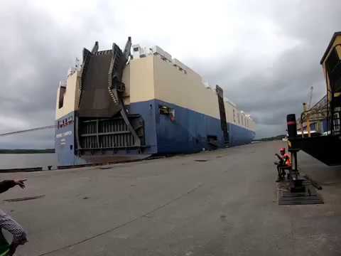 Eukor RoRo at SPB berth 4 (SPB 2019) - YouTube