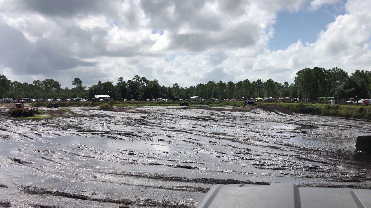 The pit (Hog Waller) - YouTube