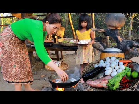 Mother cooking fish curry with duck egg recipe- Fresh fish cooking for ...
