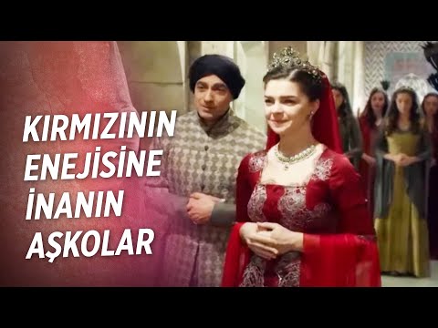 Şu Kırmızının Bana Nasıl Yakıştığına Bakar Mısınız?