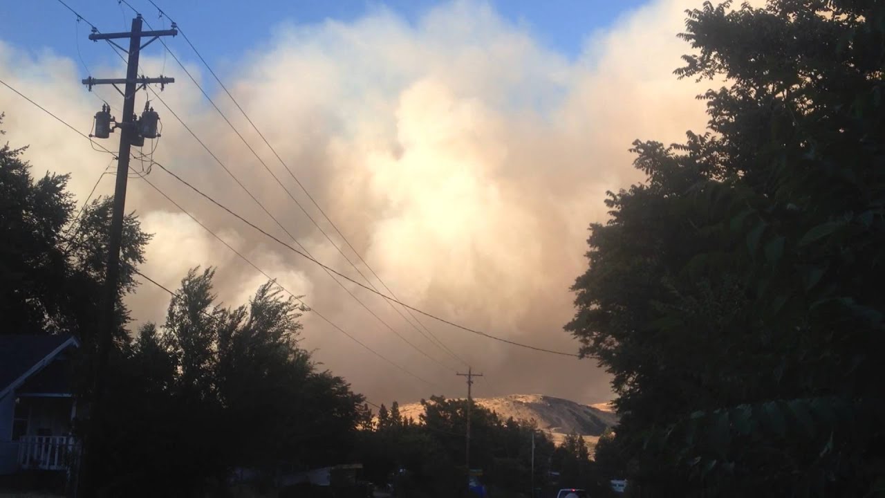 Rowena Fire near Chenoweth Rd The Dalles Oregon - YouTube