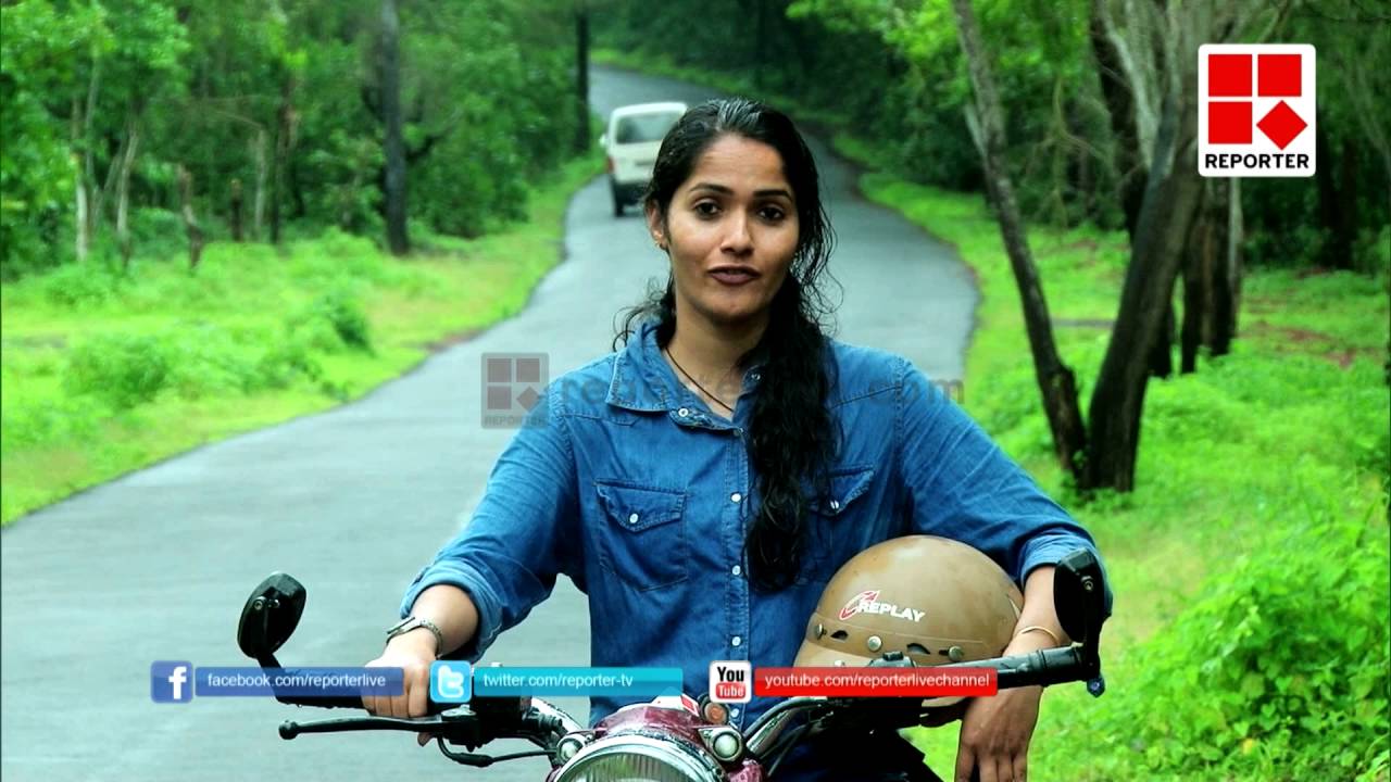 Kerala woman ride bullet to Himalaya - YouTube