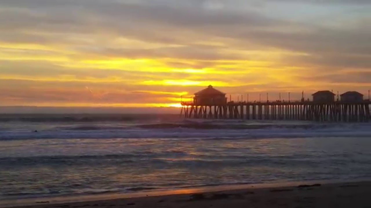 Huntington(Hump Day)Beach Sunset Color Sky - YouTube