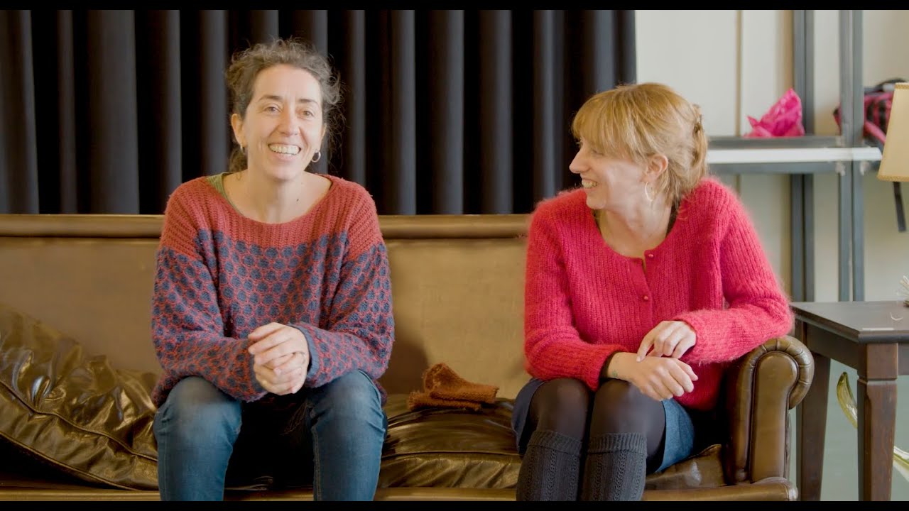 Victoria Szpunberg i Vanessa Segura ens parlen de 'La màquina de parlar ...