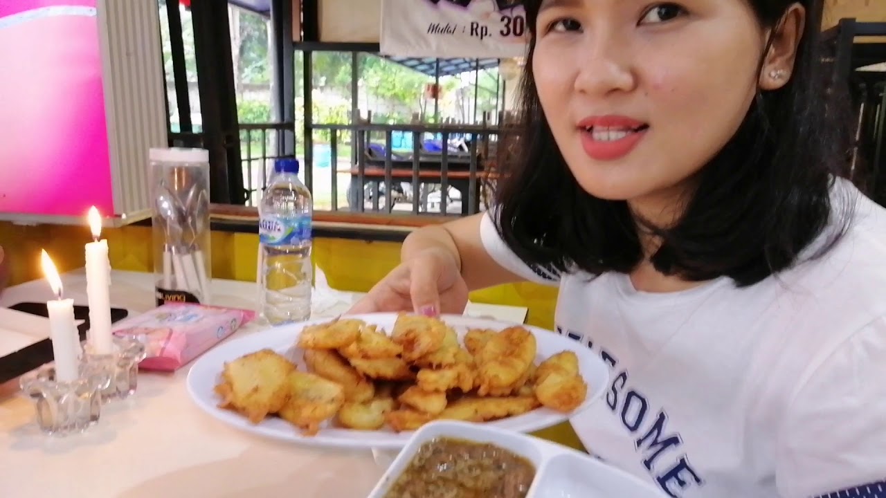 Makan ikang TUDE bakar & PisGor sambel Roa - YouTube