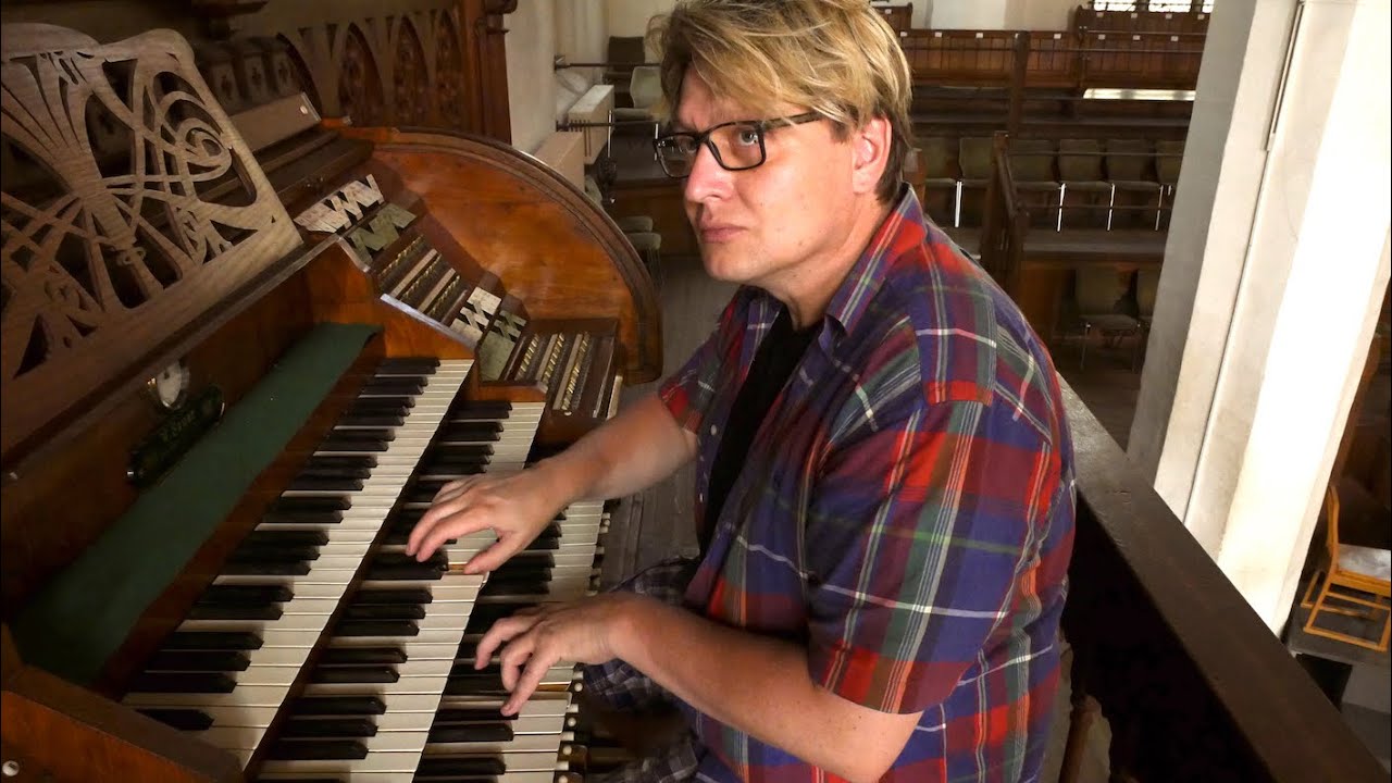 XAVER VARNUS PLAYS BACH'S "NUN KOMM" ON THE CASAVANT ORGAN OF HIS OWN ...
