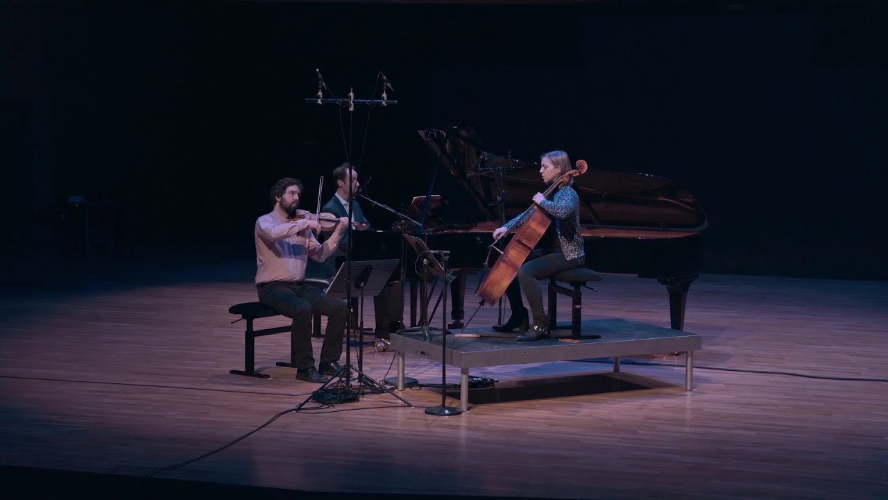 DVOŘÁK : Trio "Dumky" - 4e mvt - Trio Atanassov - LIVE - YouTube