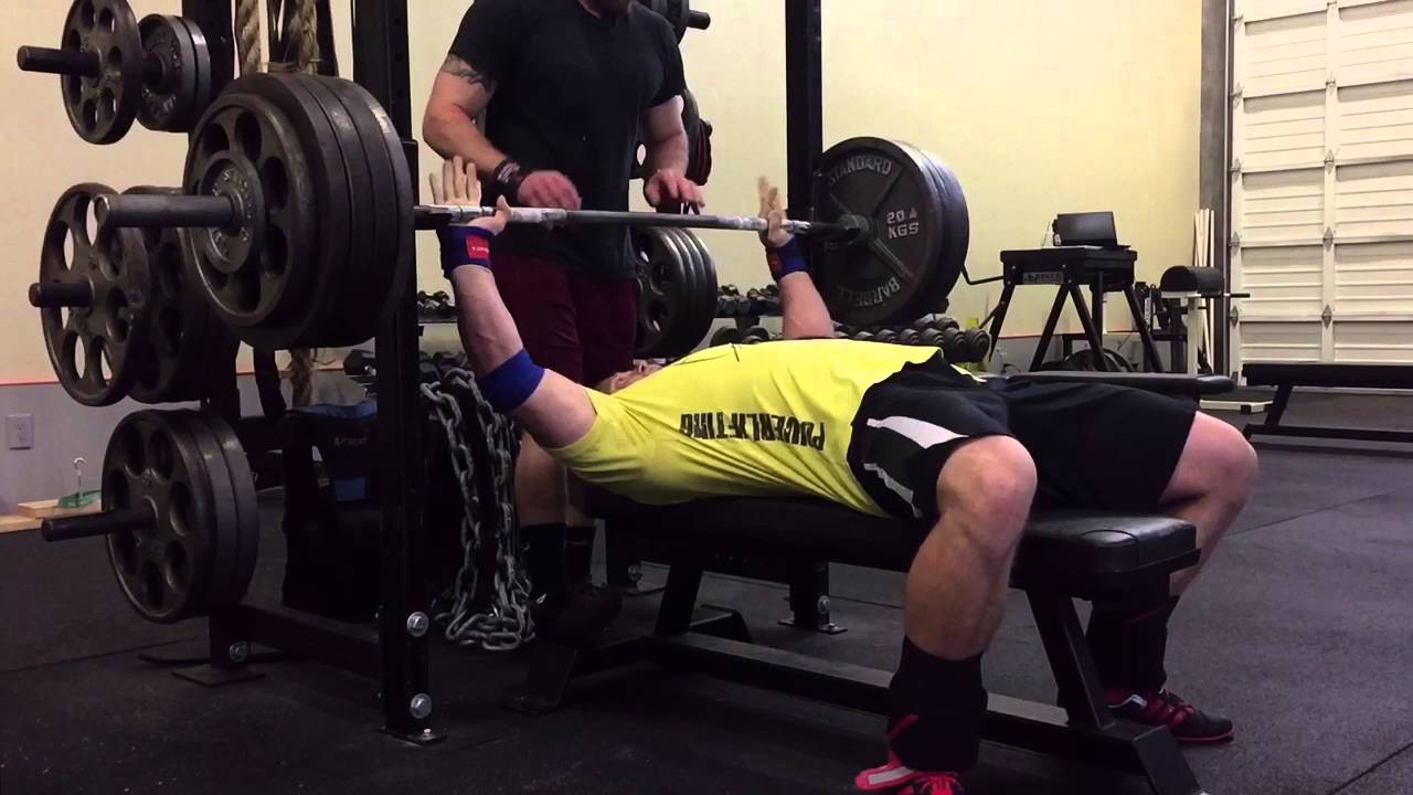 495 bench press BLove - YouTube