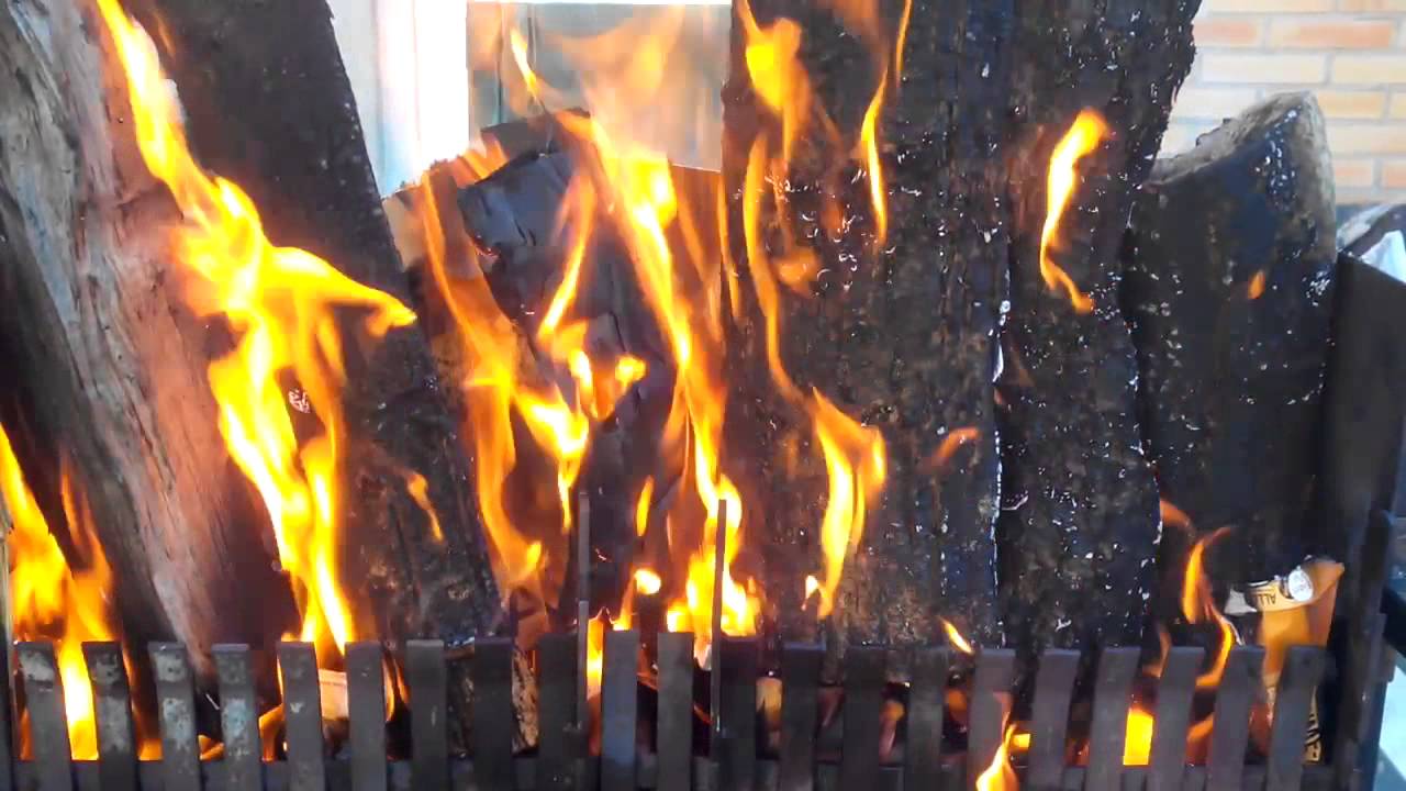 Le Feu de Bois de Cheminée - YouTube