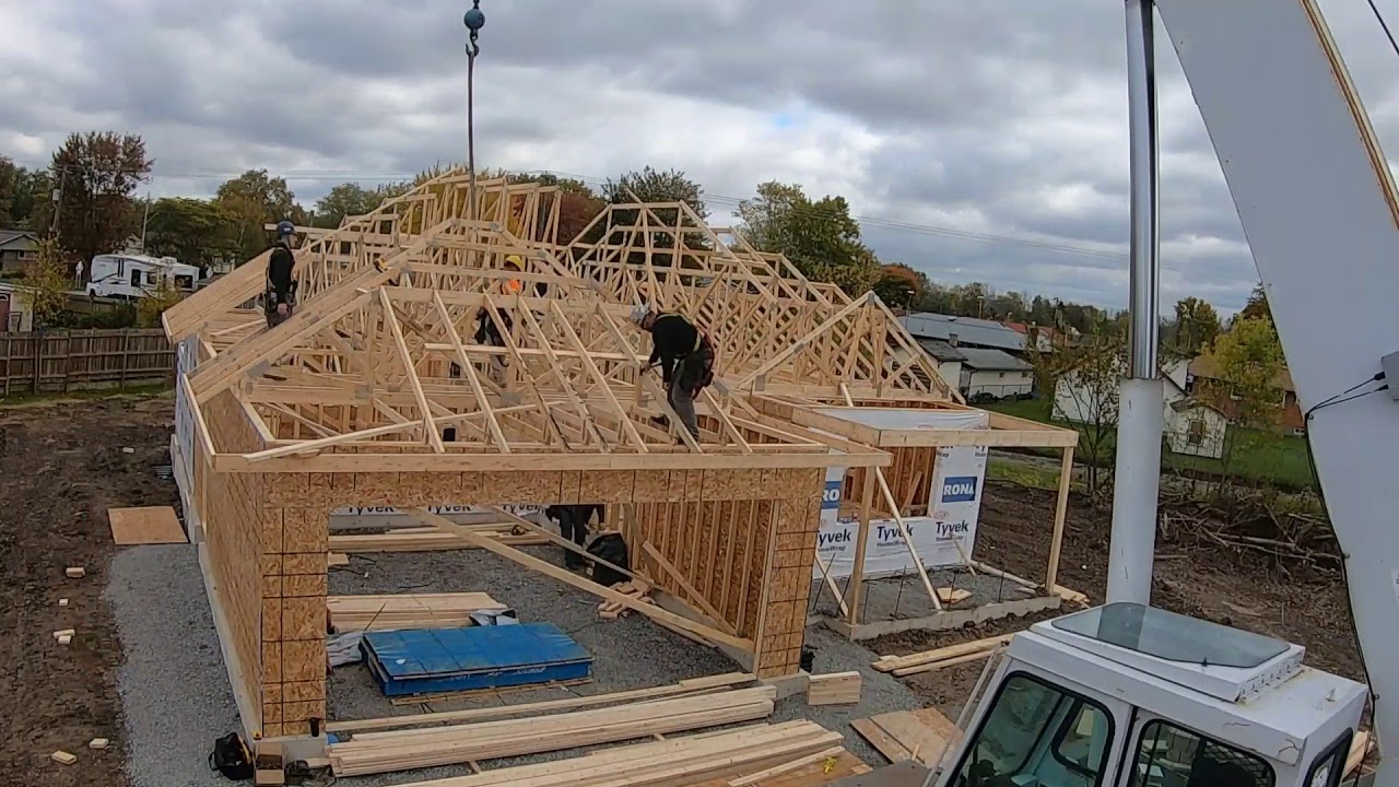 Framing a custom home in 5 min timelapse - YouTube