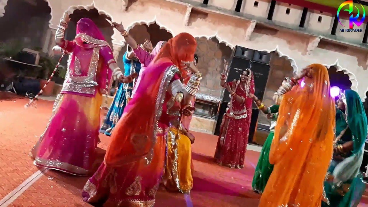 Padmaavat Song" Ghoomar: Deepika Padukone, Shahid Kapoor, Ranveer Singh ...